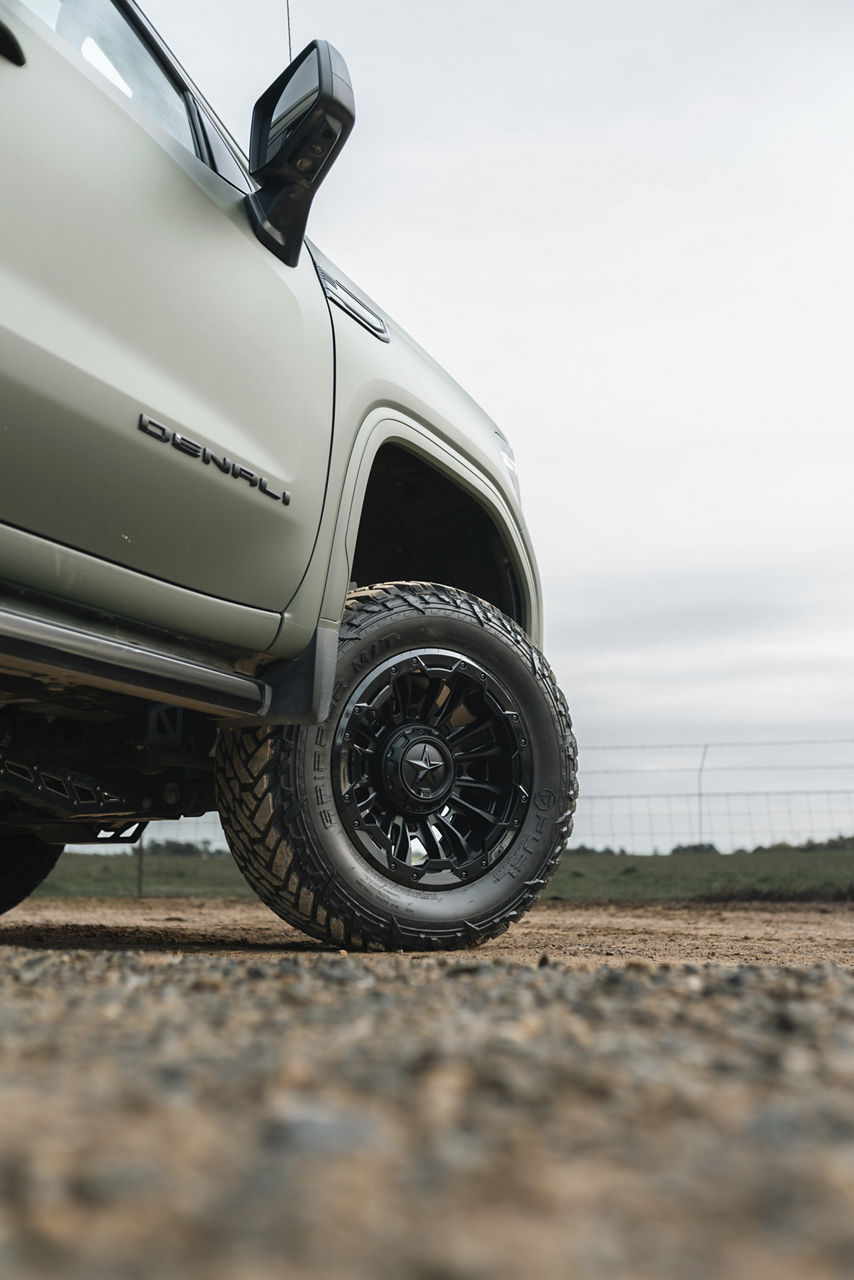 2022 GMC Sierra - XD BOMBER - Black | Wheel Pros